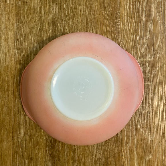 Pyrex | Dining | Vintage Pyrex Pink Glass Bowl With Handles | Poshmark